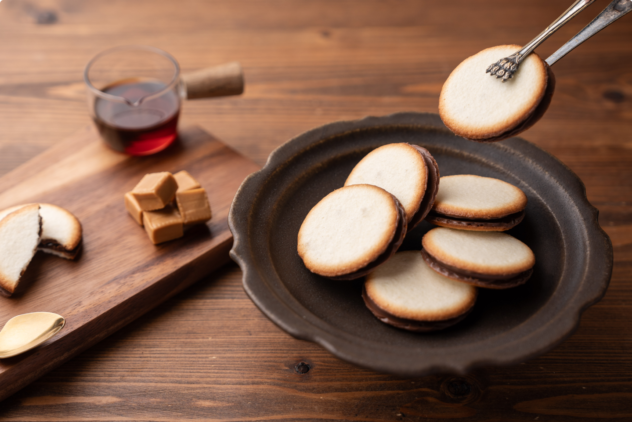 キャラメルサンドウィッチ - ウメダチーズラボ公式サイト ｜ 新感覚チーズスイーツ